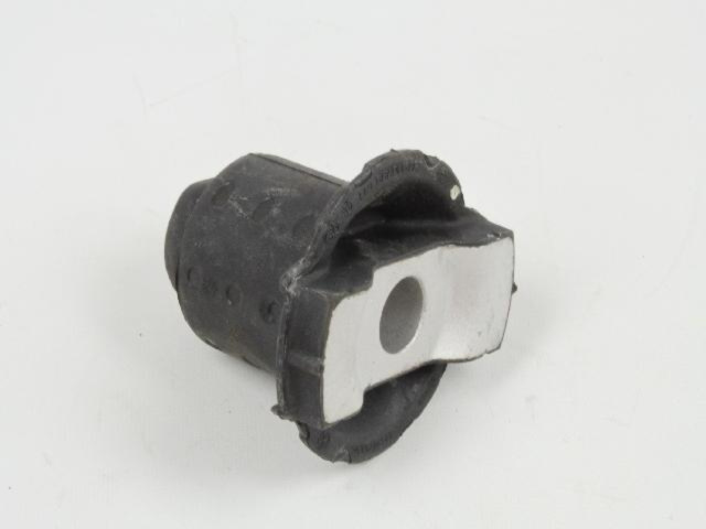 OEM 2014 Jeep Grand Cherokee FRONT SUSPENSION Suspension Mounting ...